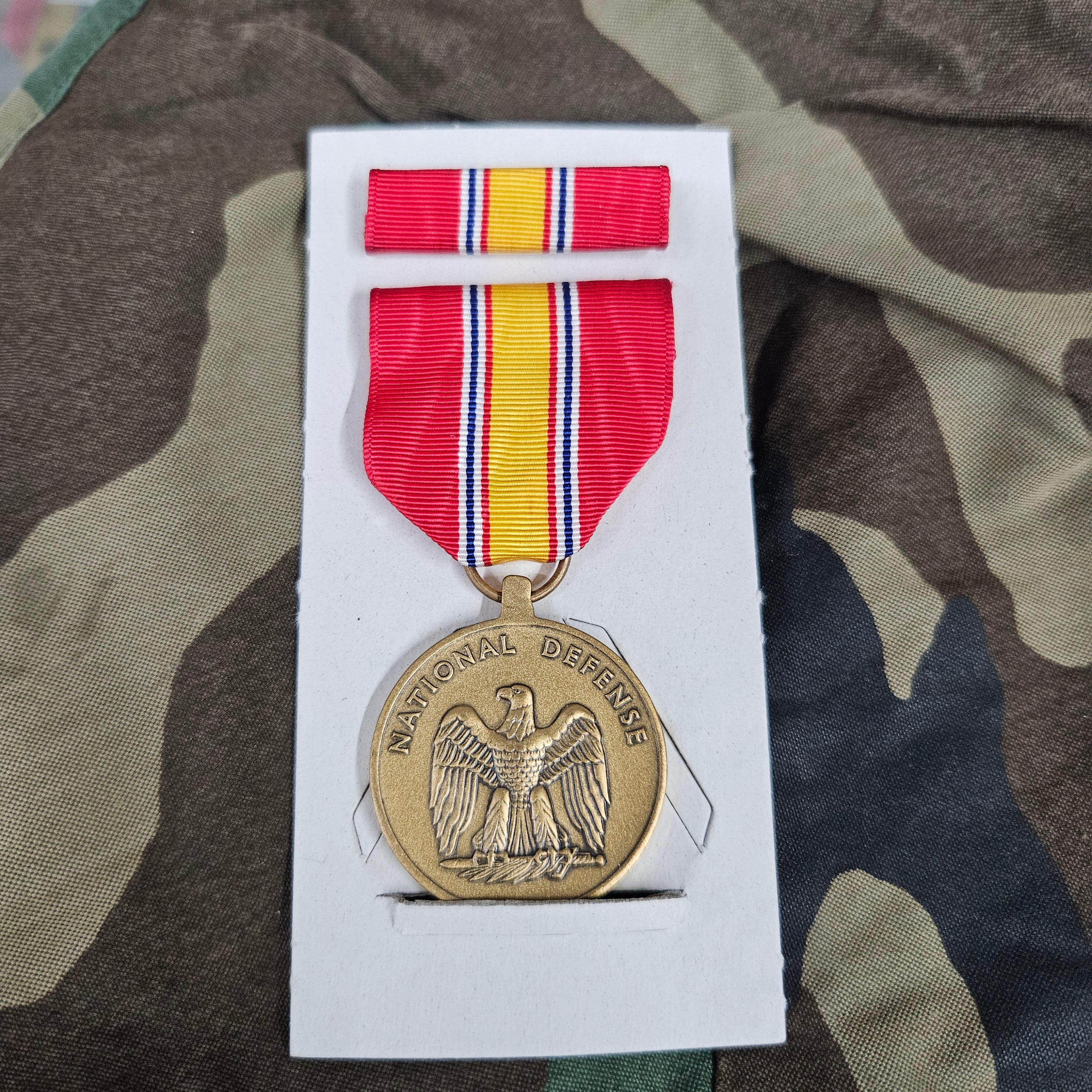 National defense service medal set – Pool Military Surplus